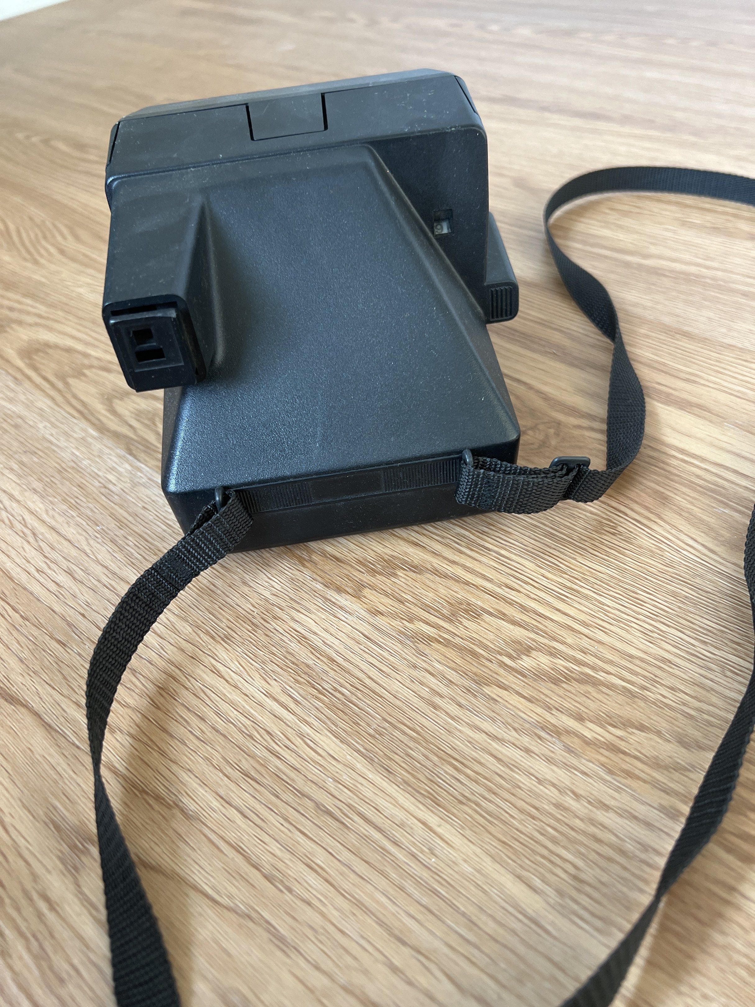 Polaroid Autofocus 660 Instant Camera, Photography, Cameras on Carousell