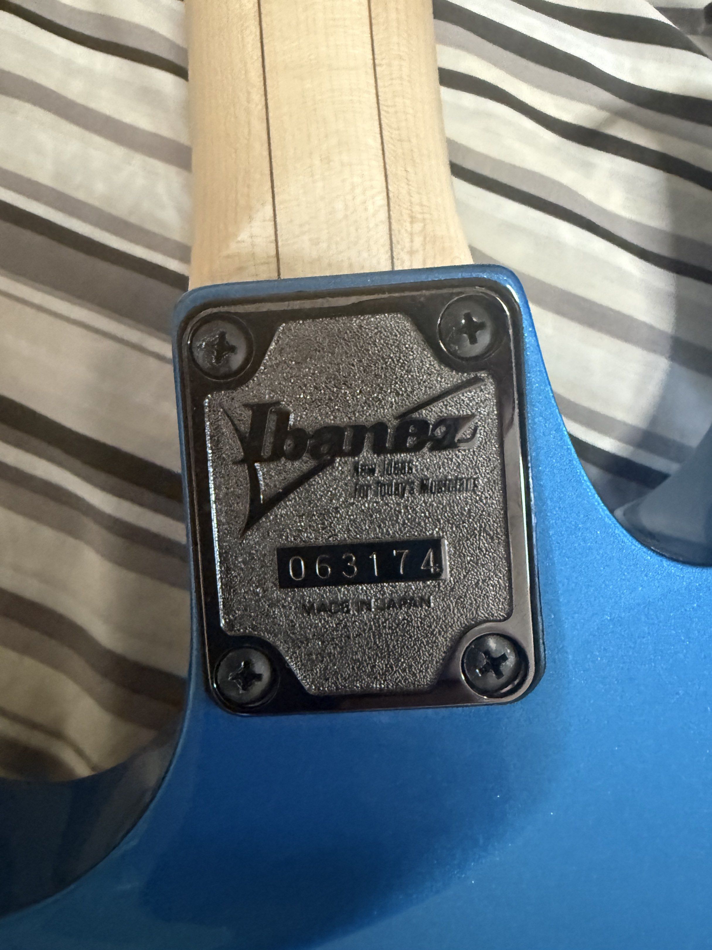 Ibanez RG550 Series Electric Guitar - Blue (madeinjapan), Hobbies ...