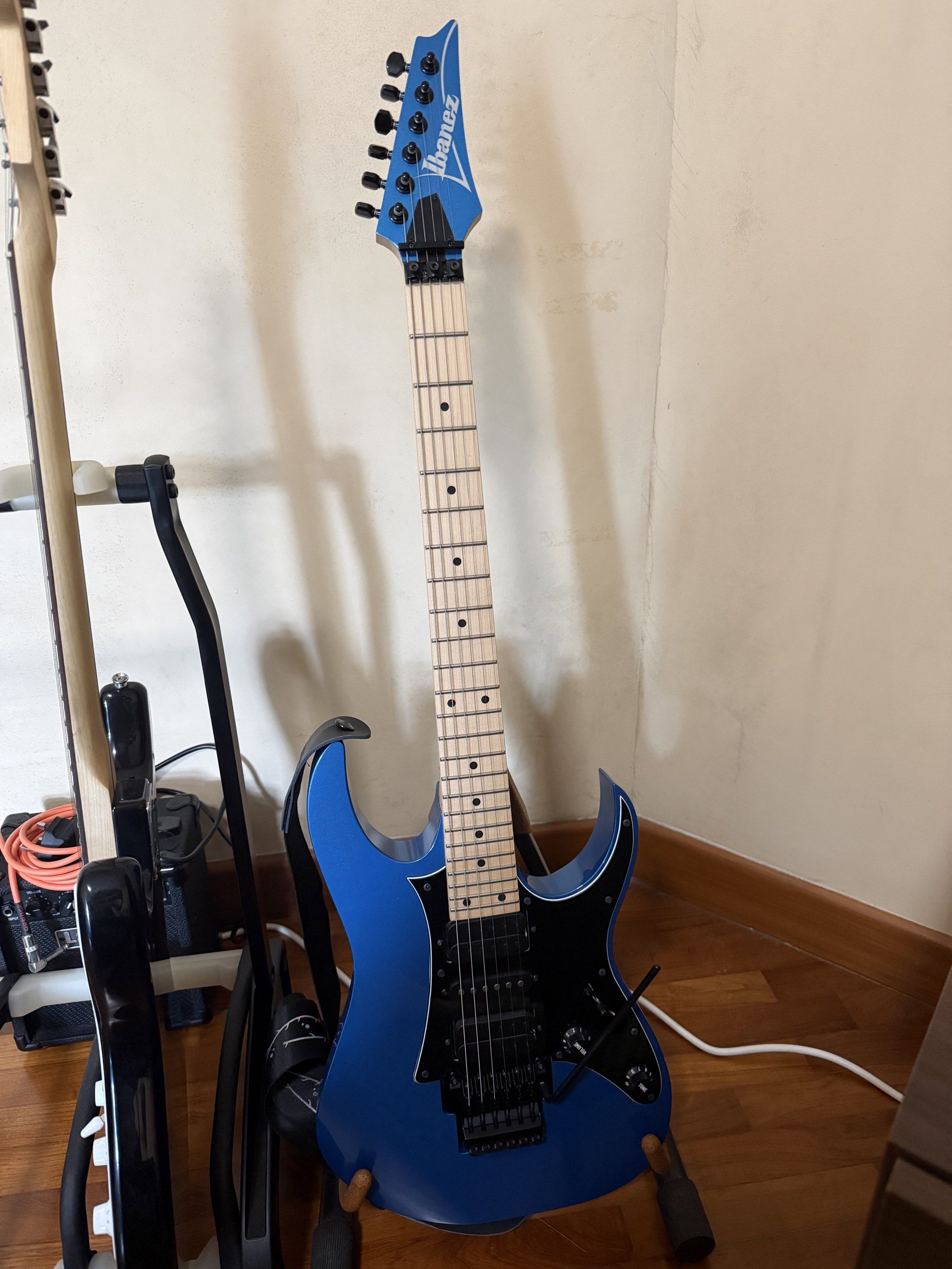 Ibanez RG550 Series Electric Guitar - Blue (madeinjapan), Hobbies ...