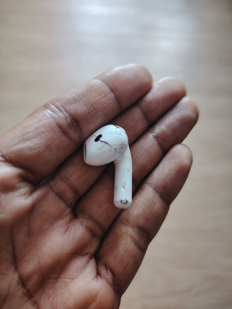 Airpods 4, Audio, Earphones on Carousell