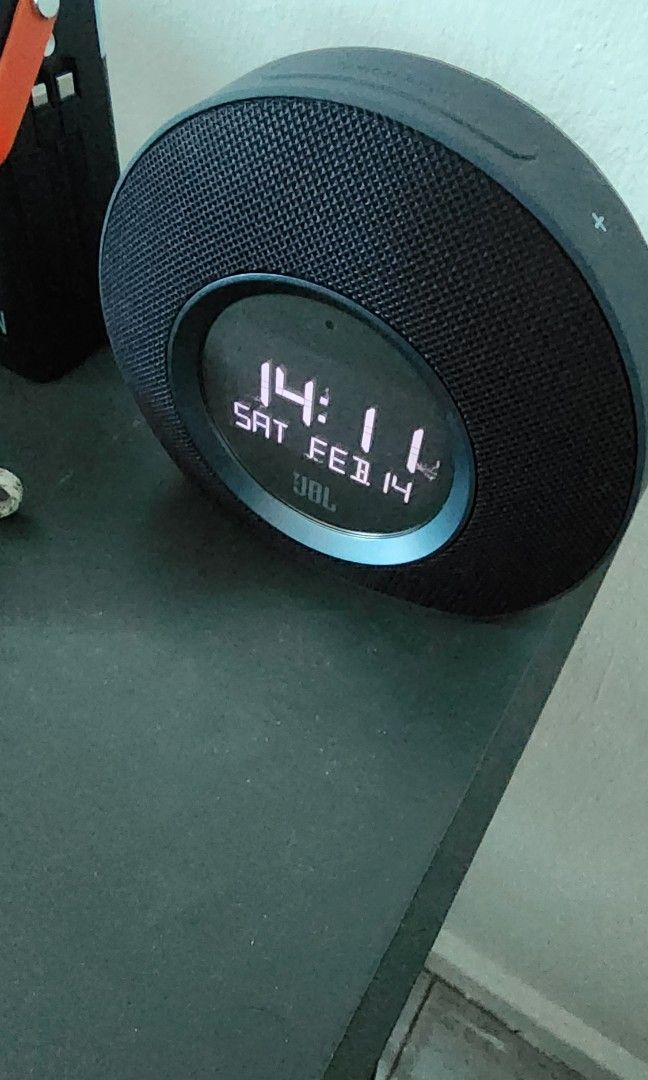 JBL radio clock, Audio, Other Audio Equipment on Carousell