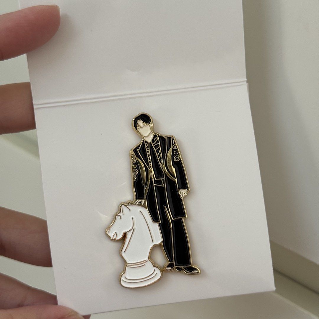 LEE KNOW PIN BADGE STRAY KIDS SKZ JAPAN SEASON’S GREETINGS FORCE ...