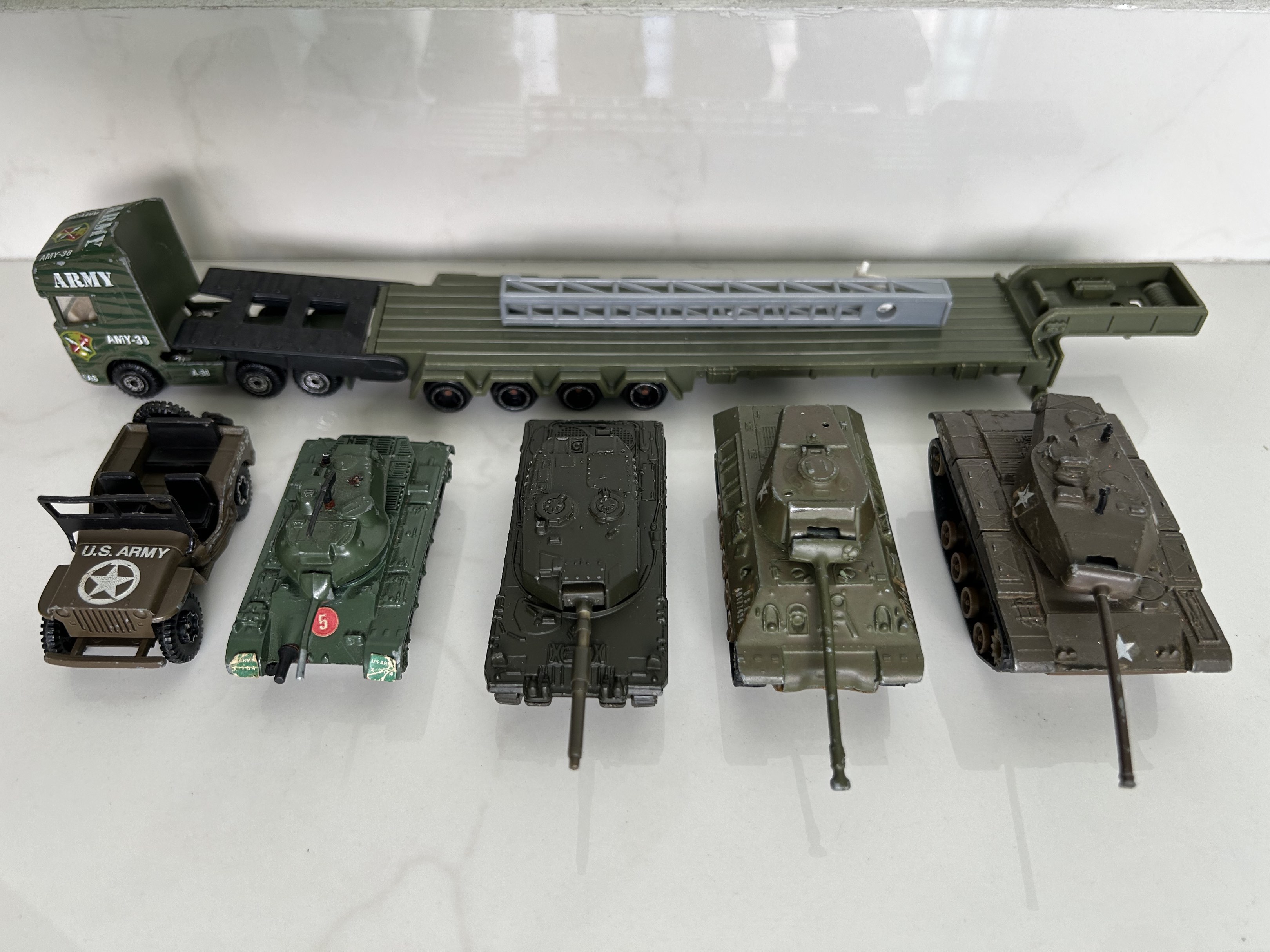 Military Vehicles Set with Transporter Iron cast tank assembly suit ...
