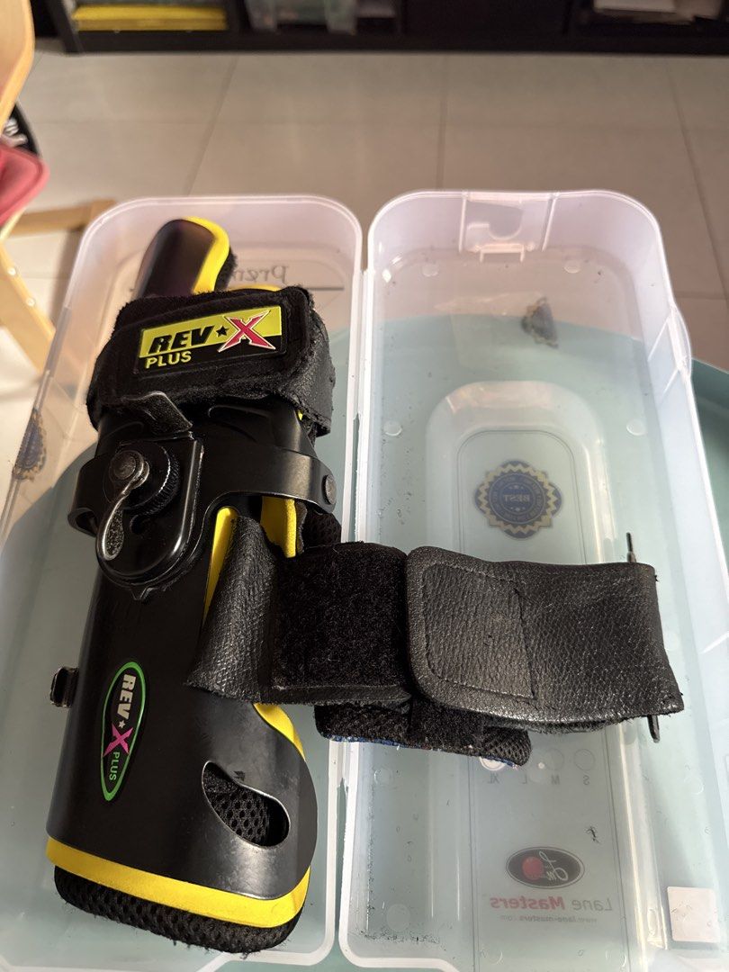 Rev X plus hand guard, Sports Equipment, Sports & Games, Billiards ...