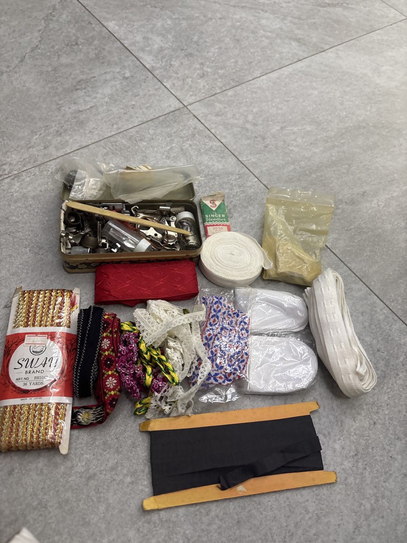 Vintage Singer Sewing Kit with Ribbons and Trims, Hobbies & Toys ...