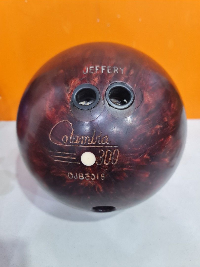 Columbia 300 Jeffery Bowling Ball, Sports Equipment, Sports & Games ...