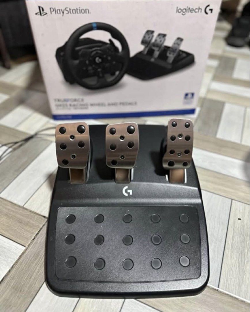 Logitech G923 Racing Wheel and Pedals, Video Gaming, Gaming Accessories ...