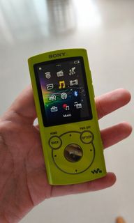 NW-A607 silver vintage walkman MP3 PLAYER 1GB, Audio, Portable Music ...
