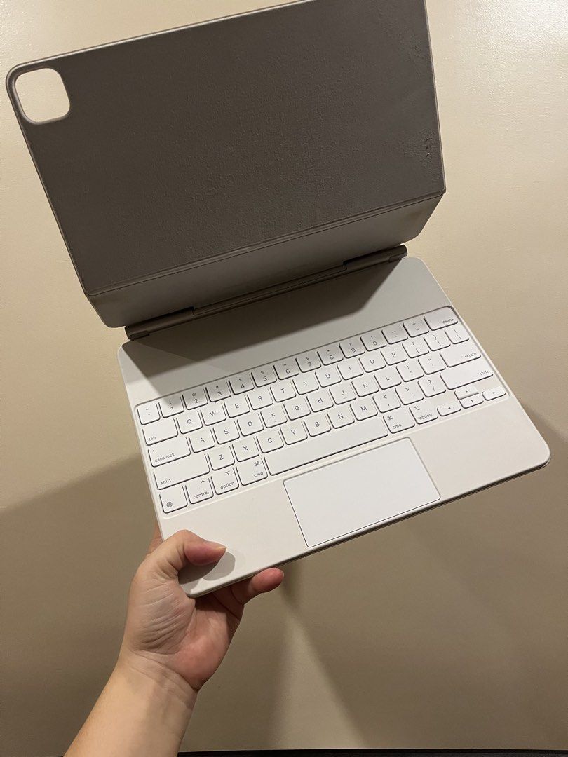 iPad Pro 13 inch Keyboard in Prestine Condition, Computers & Tech ...