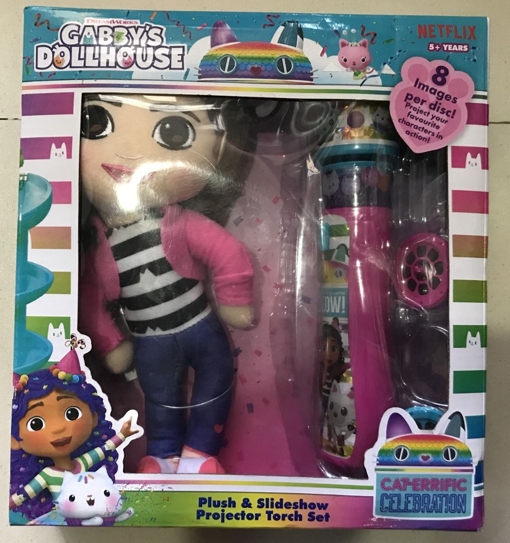 Gabby's Dollhouse Plush and Slideshow Projector Torch Set, Hobbies ...