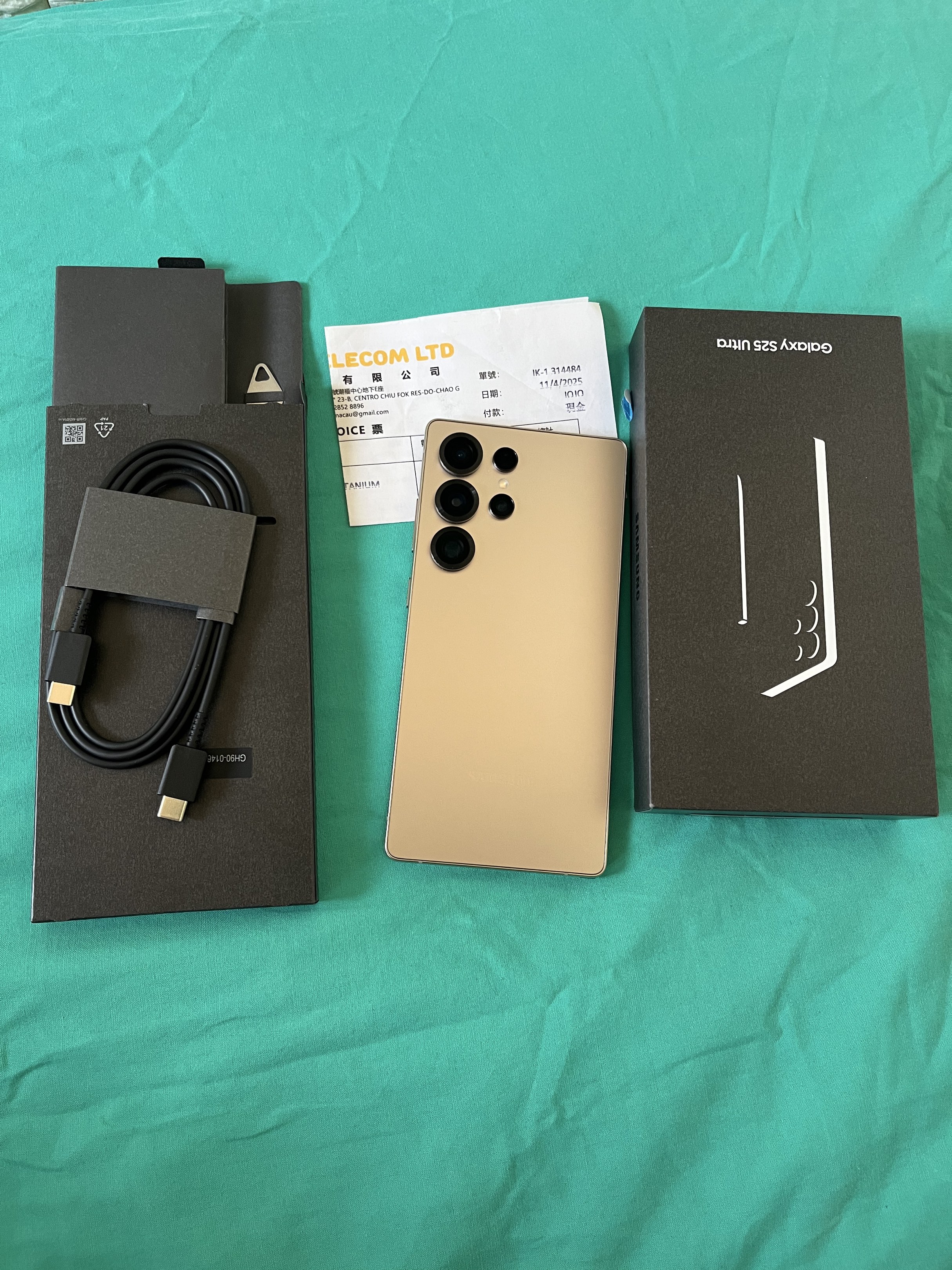 Samsung Galaxy S25 Ultra 99.9% new titanium gray warranty until (11-04 ...