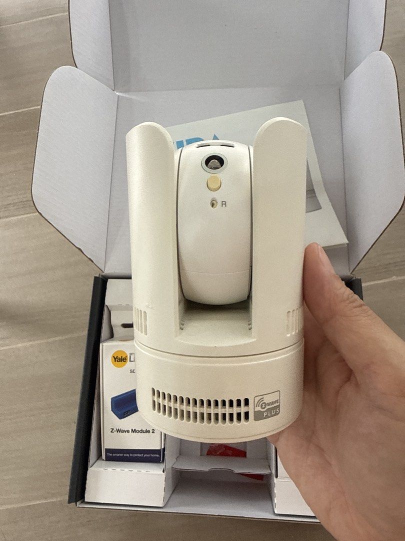 VIDA Smart Camera with Yale Z-Wave Module 2, Furniture & Home Living ...
