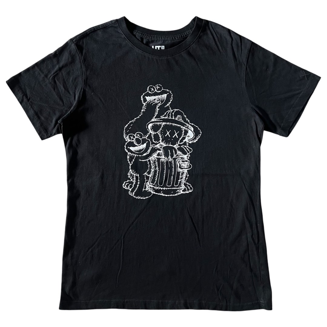 KAWS X UNIQLO X SESAME STREET COMPANION TRASH CAN OUTLINE TEE (BLACK ...