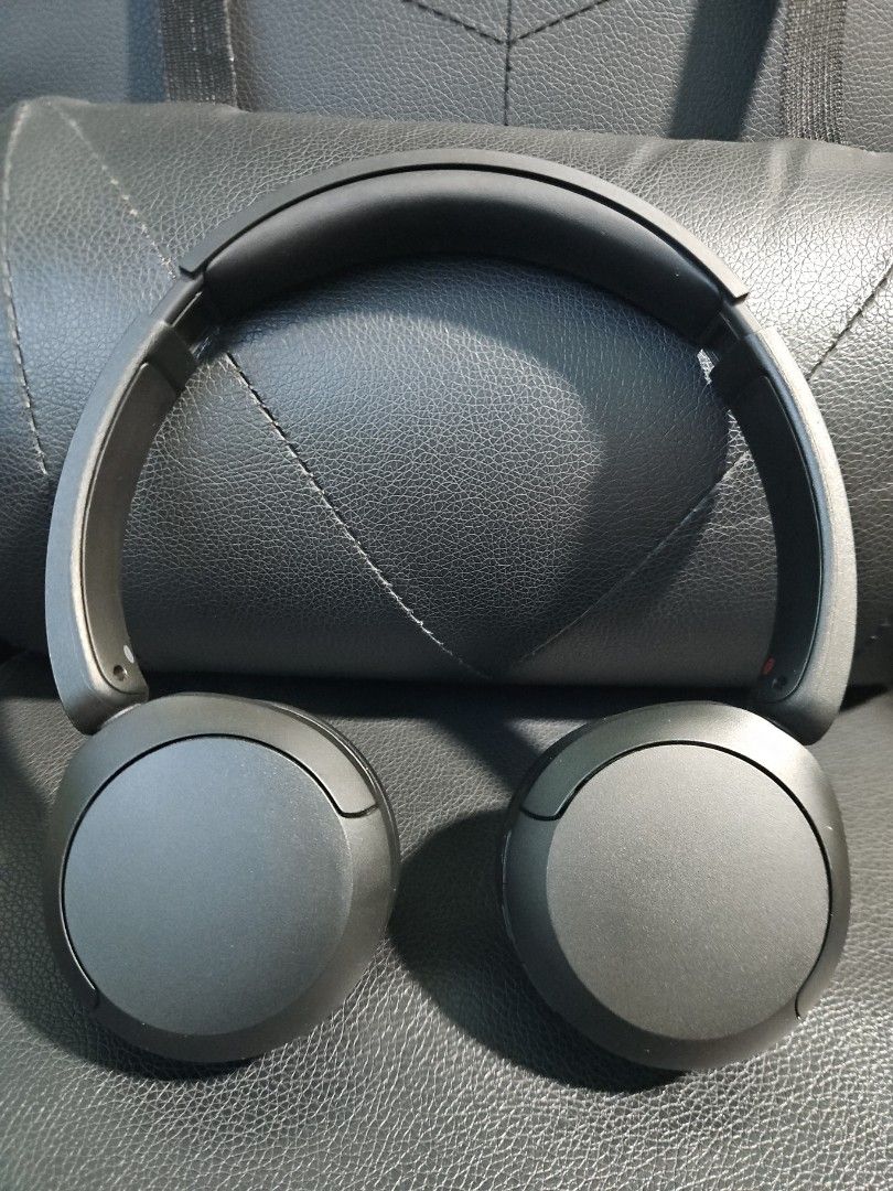 Sony CH 520 Wireless Headphones, Audio, Headphones & Headsets on Carousell