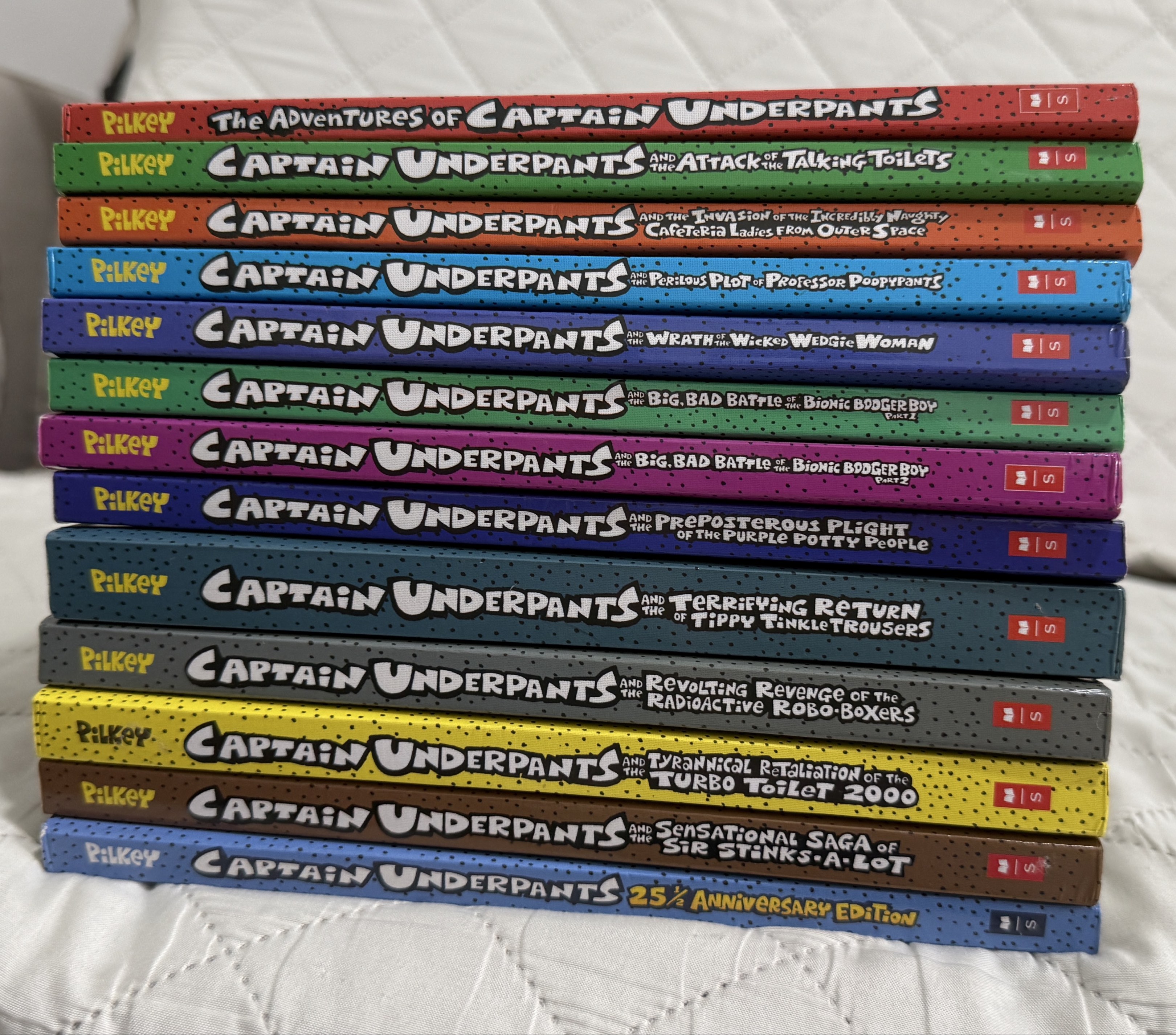 Captain Underpants Full Color Book Set - Dav Pilkey, Hobbies & Toys ...