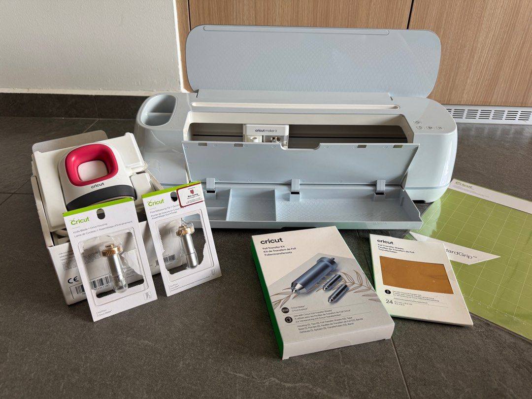 Cricut Maker 3+easypress+knife blade+debossing tip+ brand new mat, foil ...