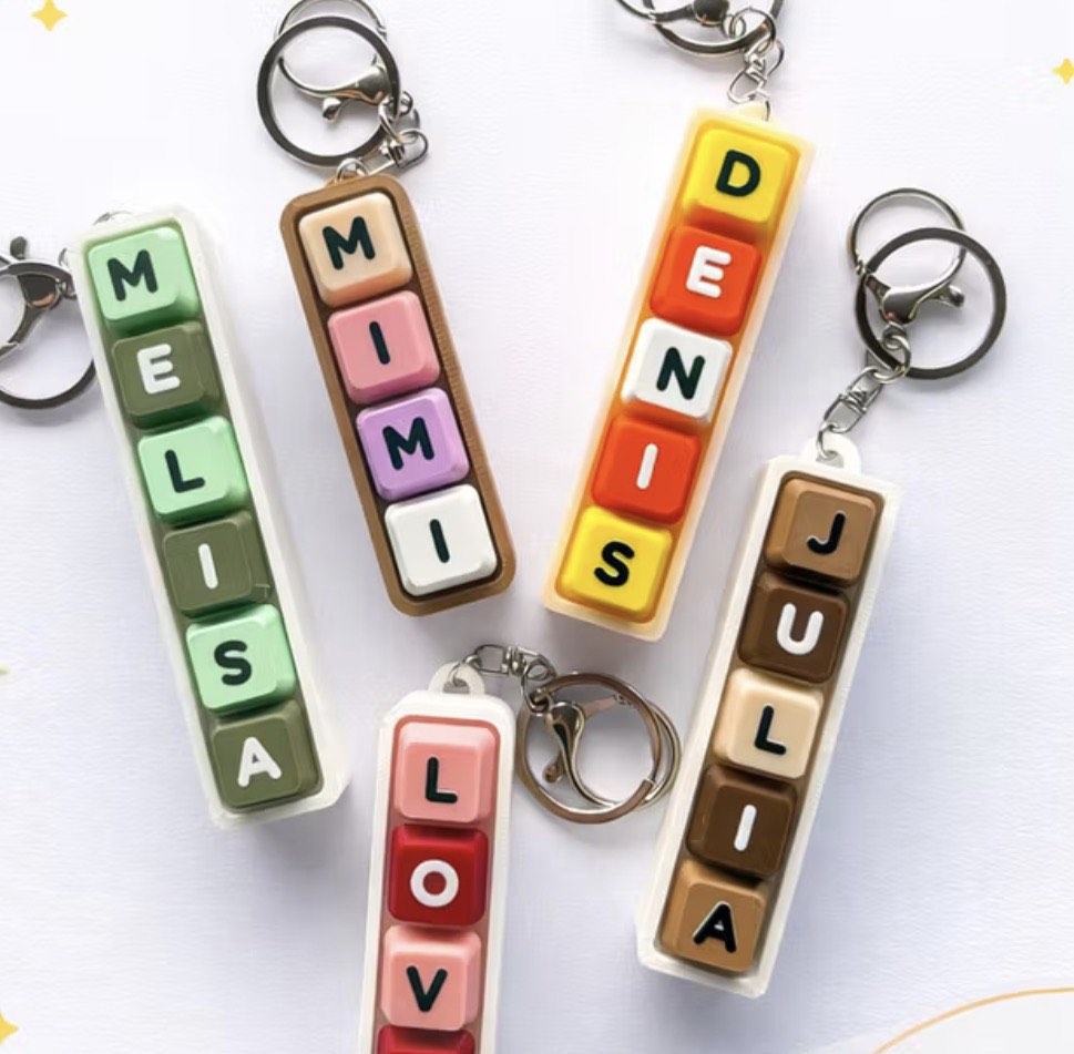 Keyboard keychain fidget key chain bag tag custom name, Hobbies & Toys ...
