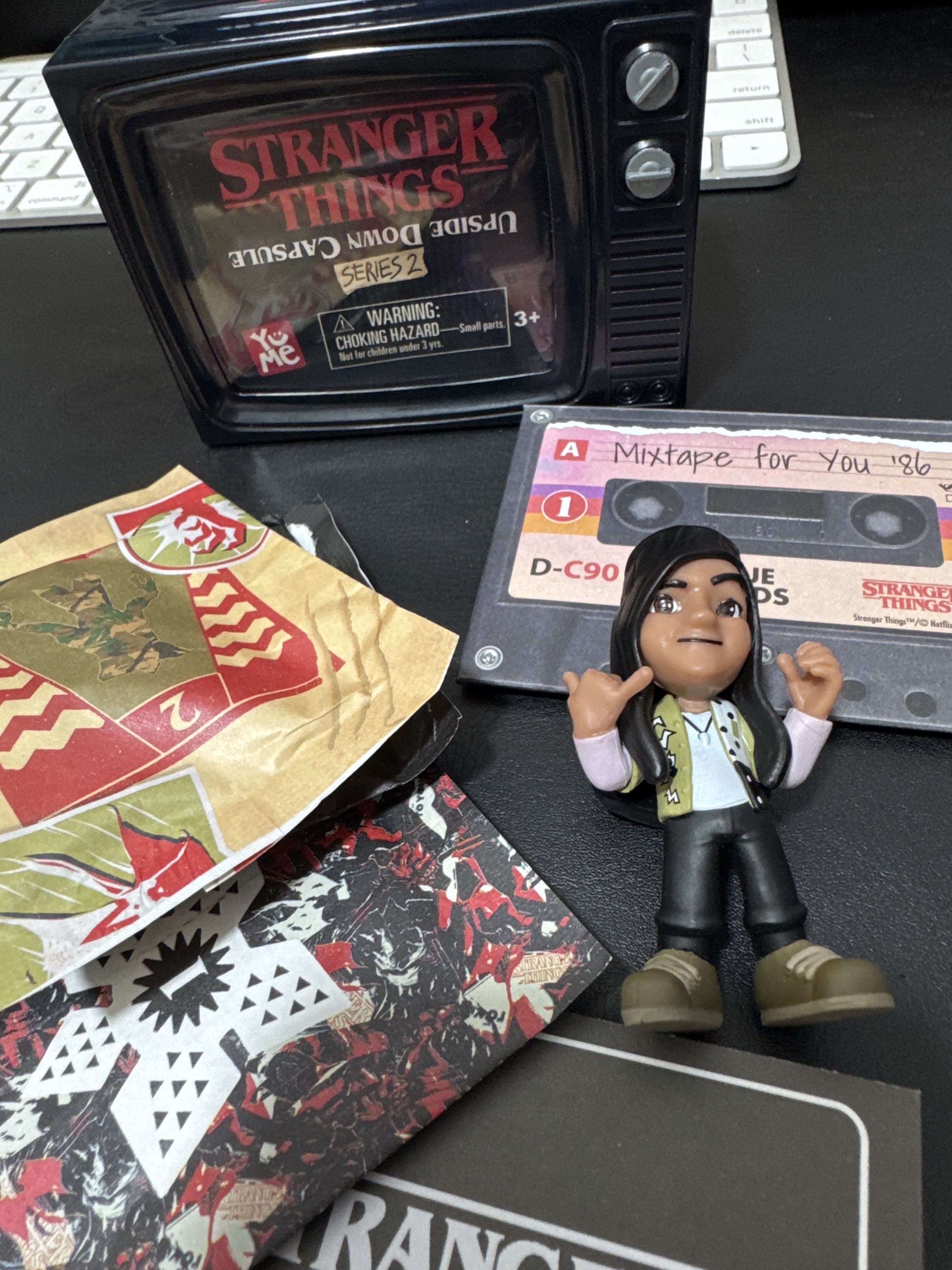 Stranger Things Series 2 收藏公仔, 興趣及遊戲, 玩具 & 遊戲類 - Carousell