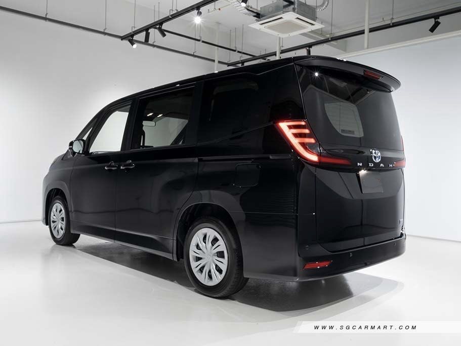 Toyota Noah Hybrid 1.8 MPV Used registered 2025, Cars, Car Rental on ...