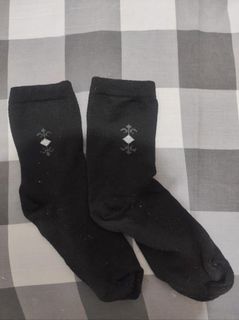 Kaos kaki hitam Dijual | Beli 100+ Kaos kaki hitam online | Carousell ...