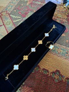 VCA Van Cleef design flower Clover Necklace, Women's Fashion, Jewelry ...