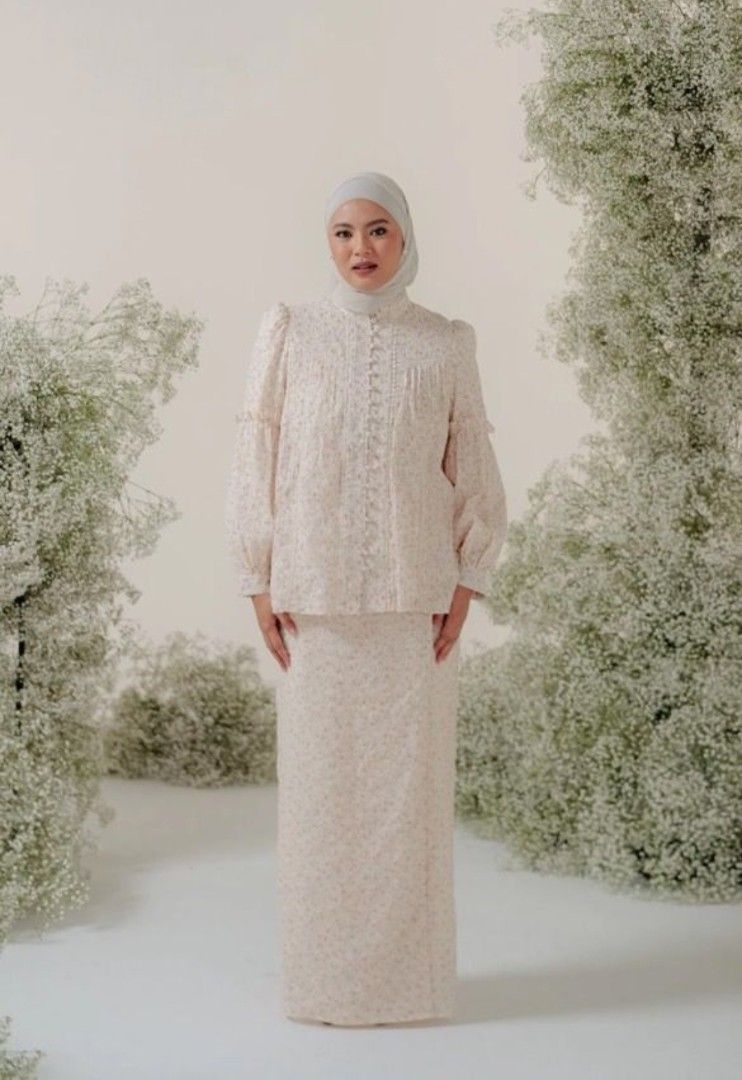 Zora Designers Lorna Kurung in Blossom Prints, Women's Fashion ...