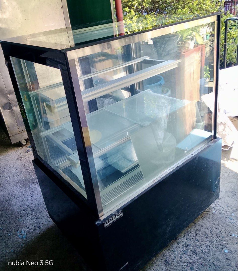 4ft Cake Display Chiller, TV & Home Appliances, Kitchen Appliances ...
