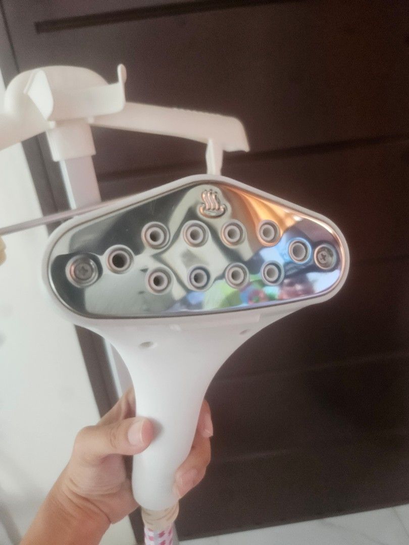 Camel iron Steamer, TV & Home Appliances, Irons & Steamers on Carousell