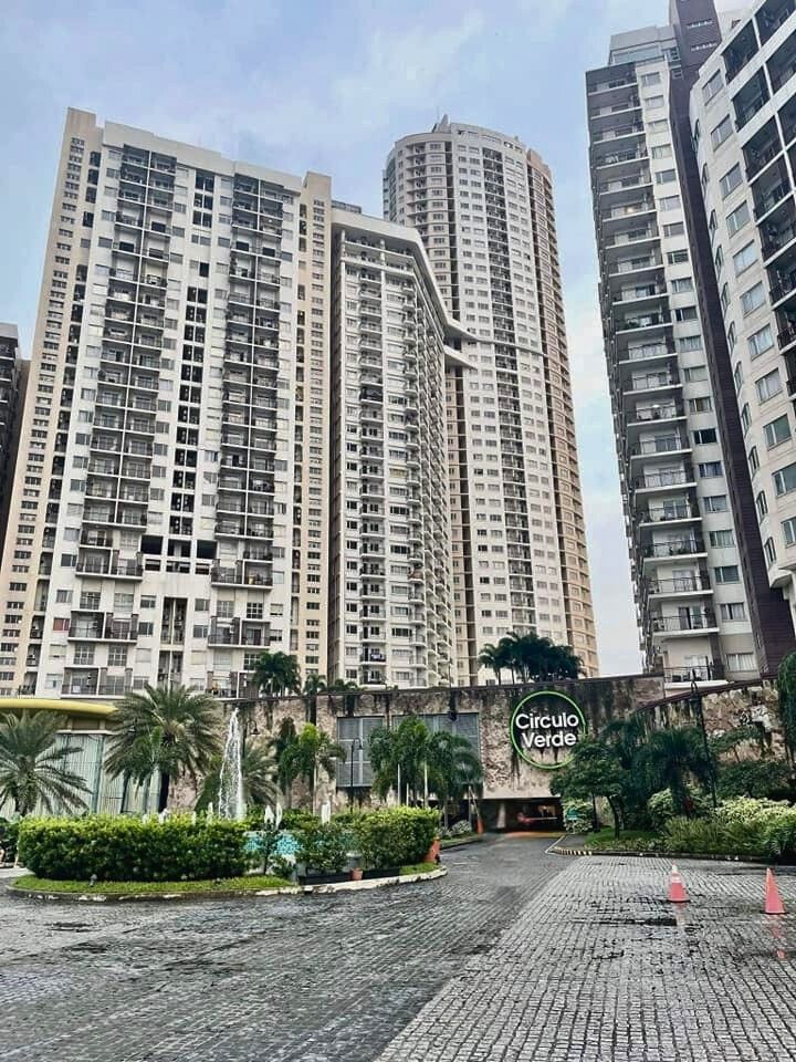 For Sale: 2-Bedroom Bare Unit at Lleida Tower, Circulo Verde, Quezon ...