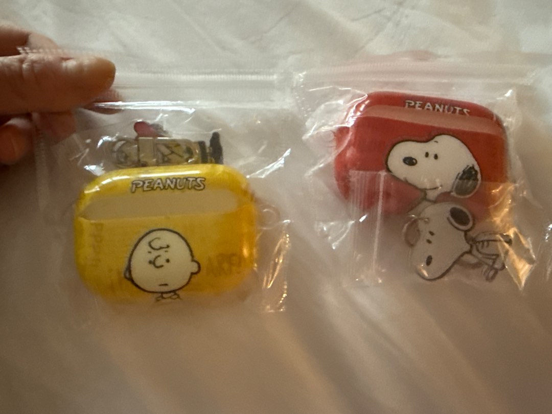 Peanuts AirPods Case - Charlie Brown & Snoopy, Mobile Phones & Gadgets ...