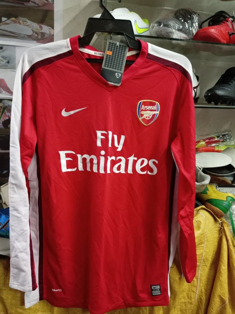 VINTAGE Arsenal Fly Emirates Jersey, Men's Fashion, Activewear on Carousell
