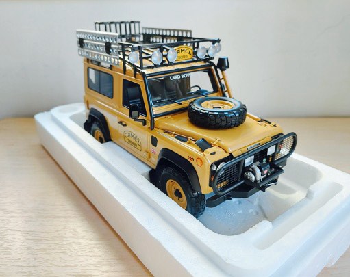 絕版路虎衛士1:18 Almost Real Land Rover Defender 90 Camel Trophy Edition ...