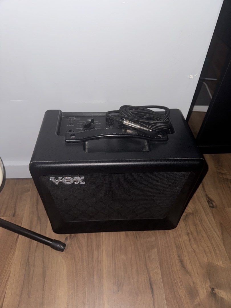 Fender Squier Affinity Stratocaster with Vox Amplifier, Hobbies & Toys ...