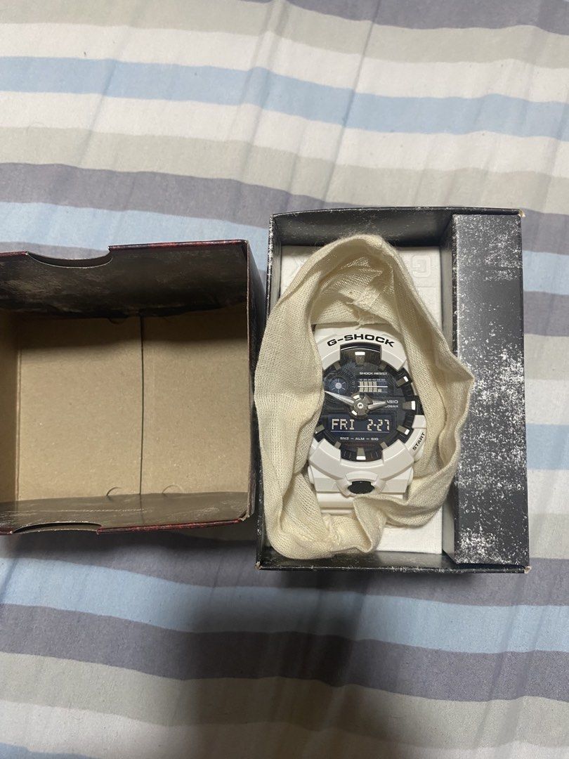 Casio G-Shock GA-700-7A White Watch, Men's Fashion, Watches ...