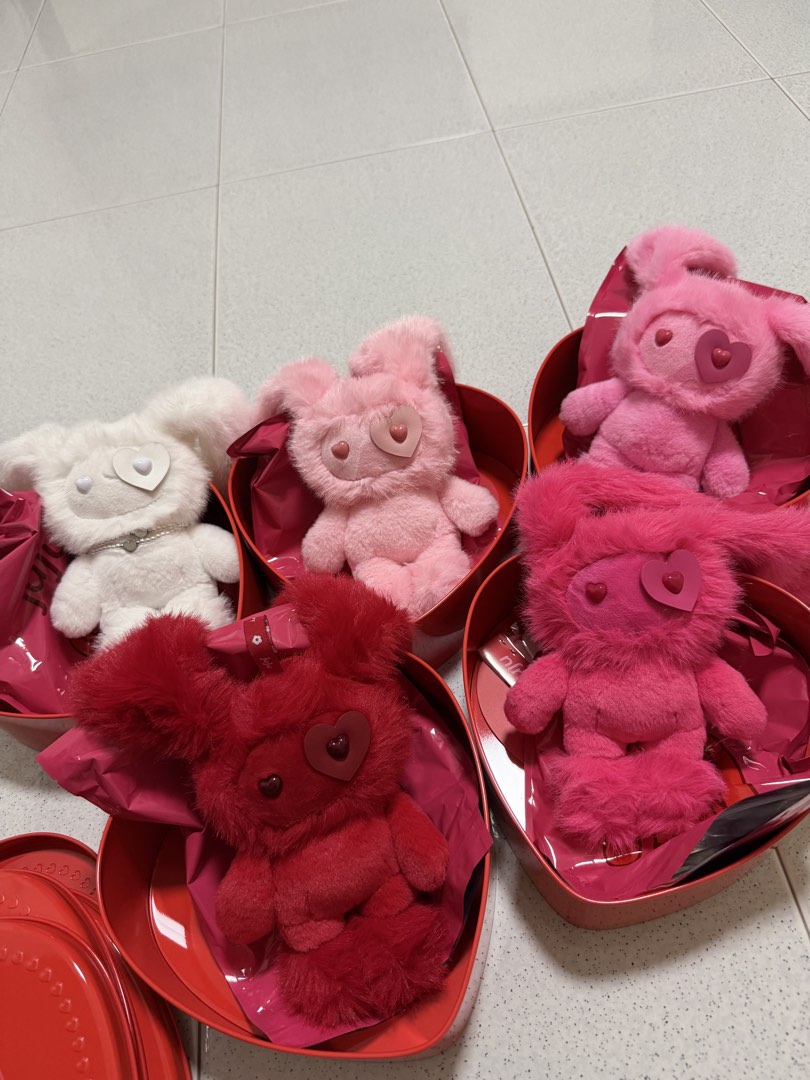 CJ Hendry Juju Heart Plush Toy Valentines Day, Hobbies & Toys, Toys ...