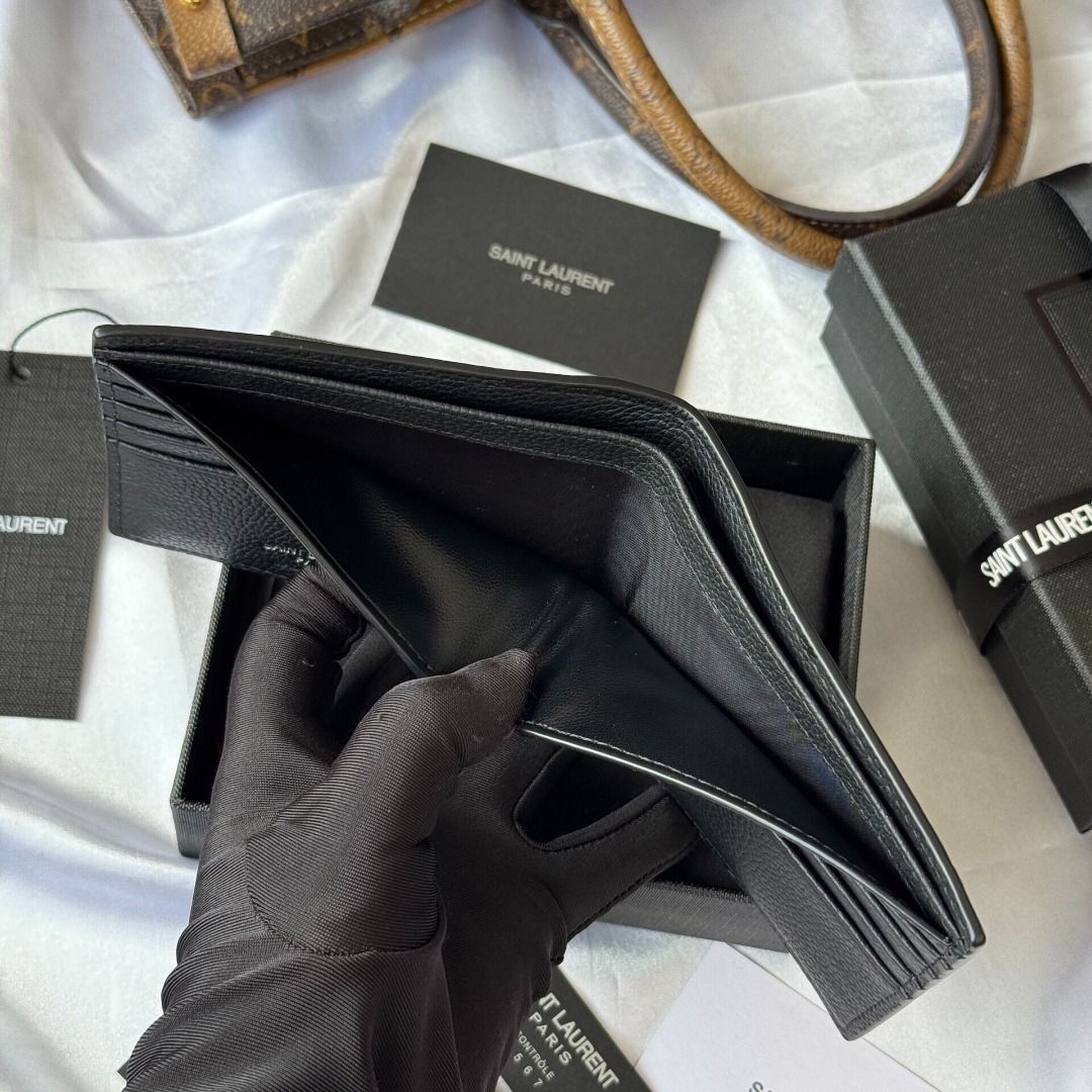 Saint Laurent (YSL) 2025 Fall/Winter wallet - black, Men's Fashion ...