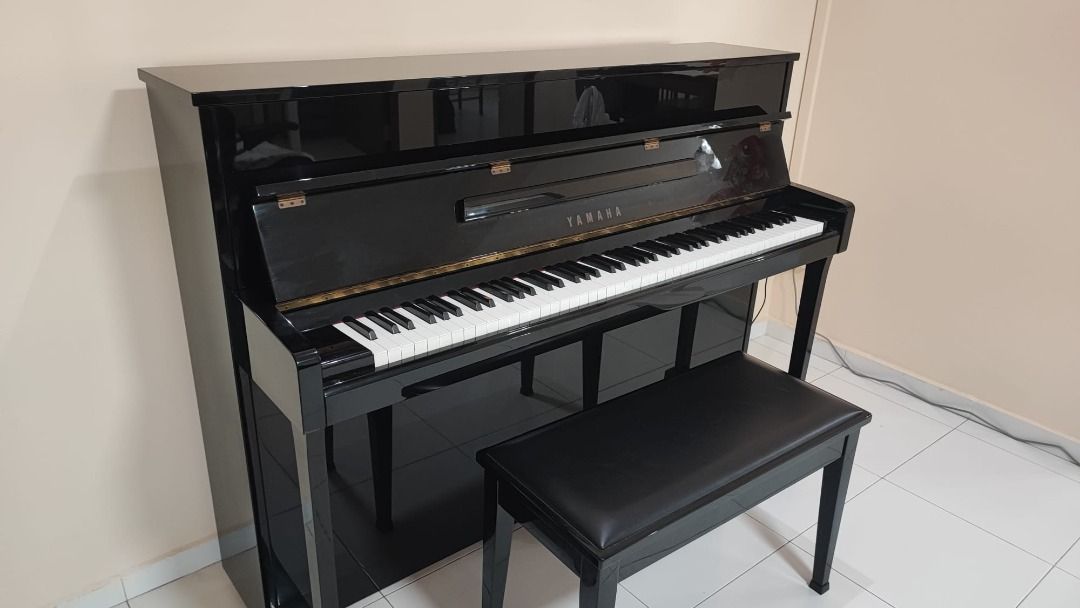 Yamaha M112T Upright Piano - Made in Japan, Hobbies & Toys, Musical ...