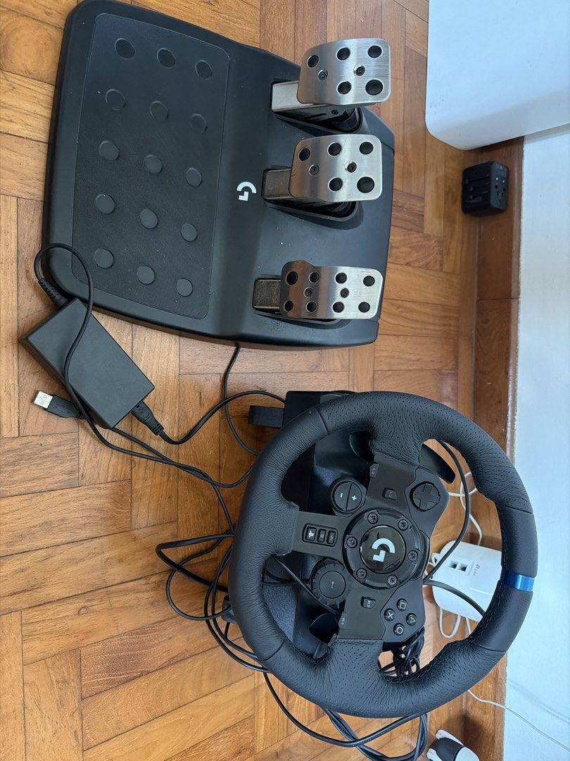 Logitech G923 Racing Wheel and Pedals, Video Gaming, Gaming Accessories ...