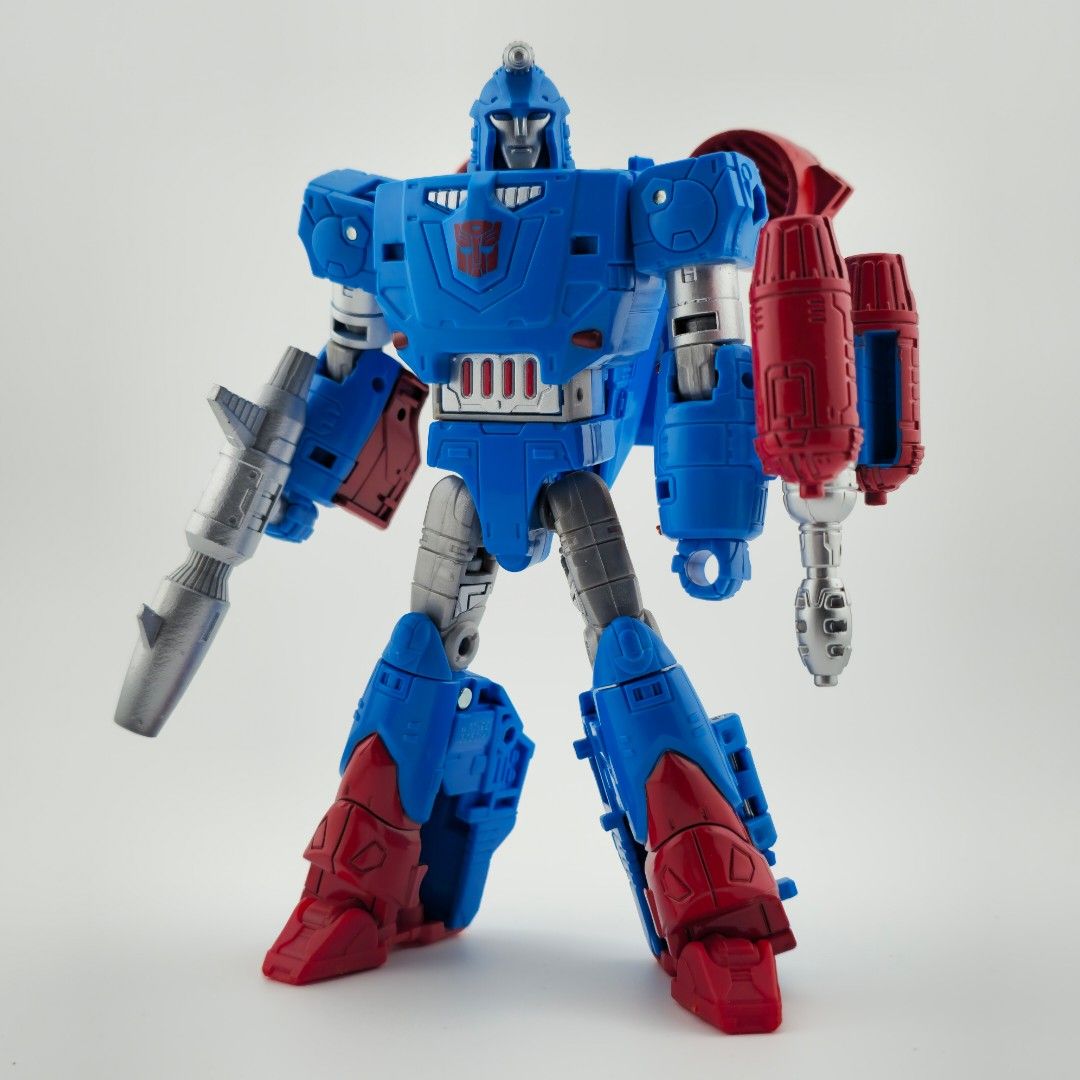 Transformers Legacy Deluxe Devcon, Hobbies & Toys, Toys & Games on ...
