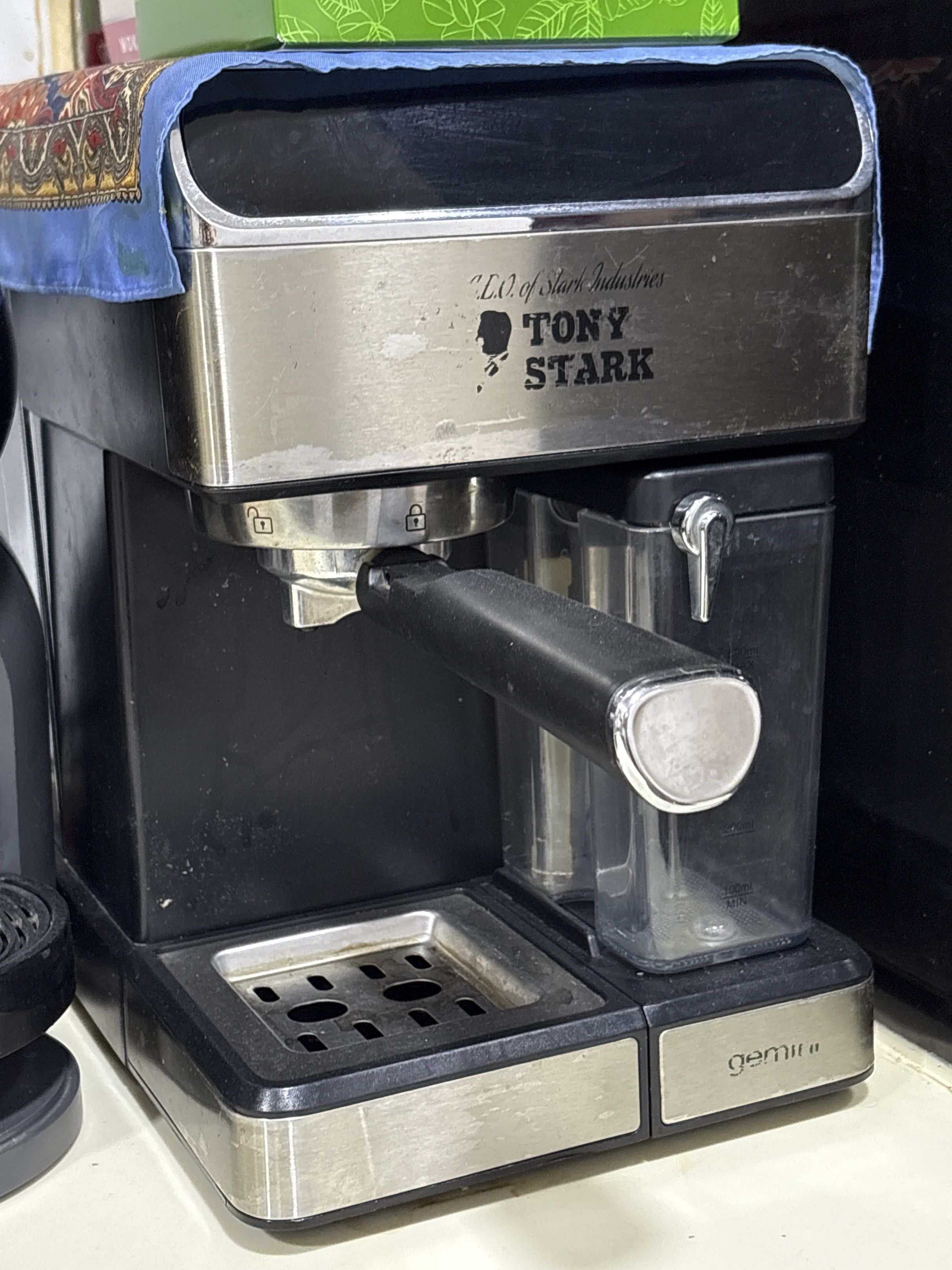Gemini Tony Stark Espresso Machine, 家庭電器, 廚房電器, 咖啡機及咖啡壺 - Carousell