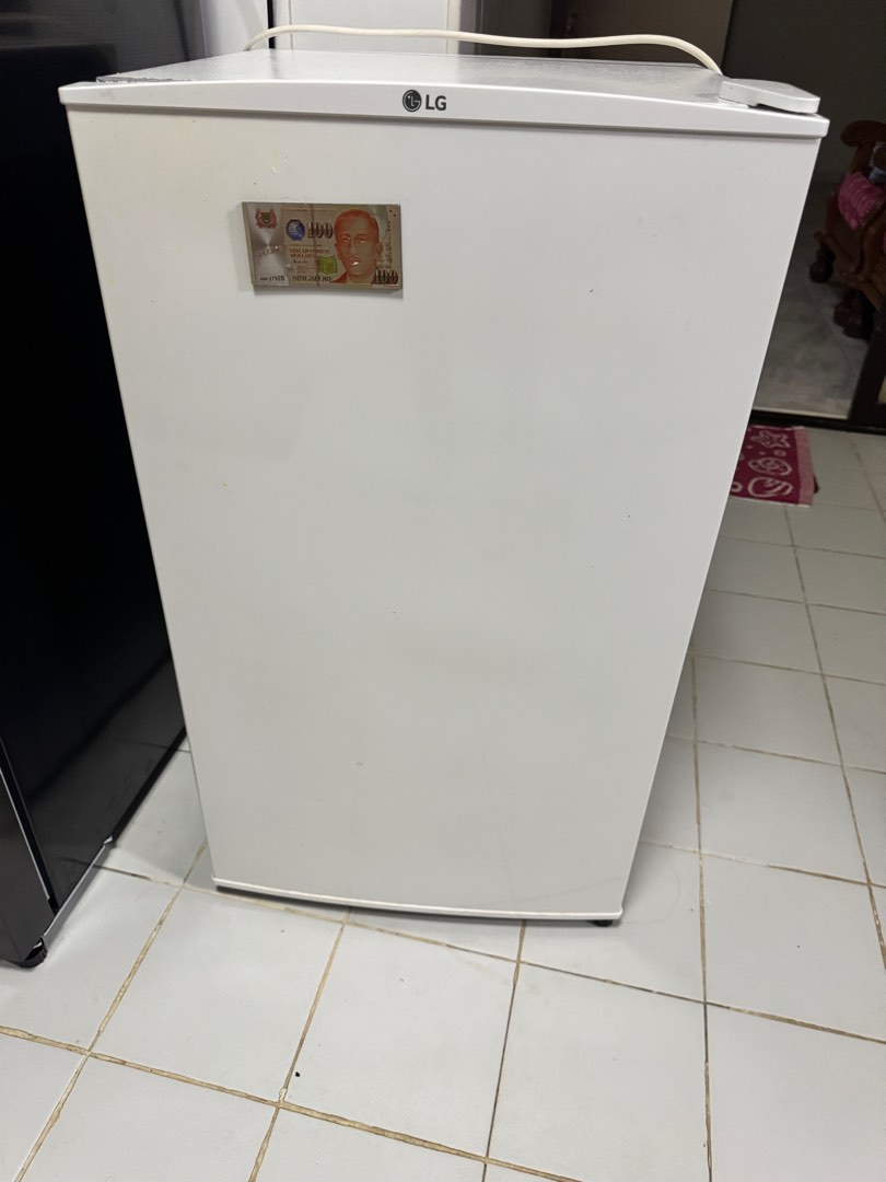 LG Mini Refrigerator - White, TV & Home Appliances, Kitchen Appliances ...