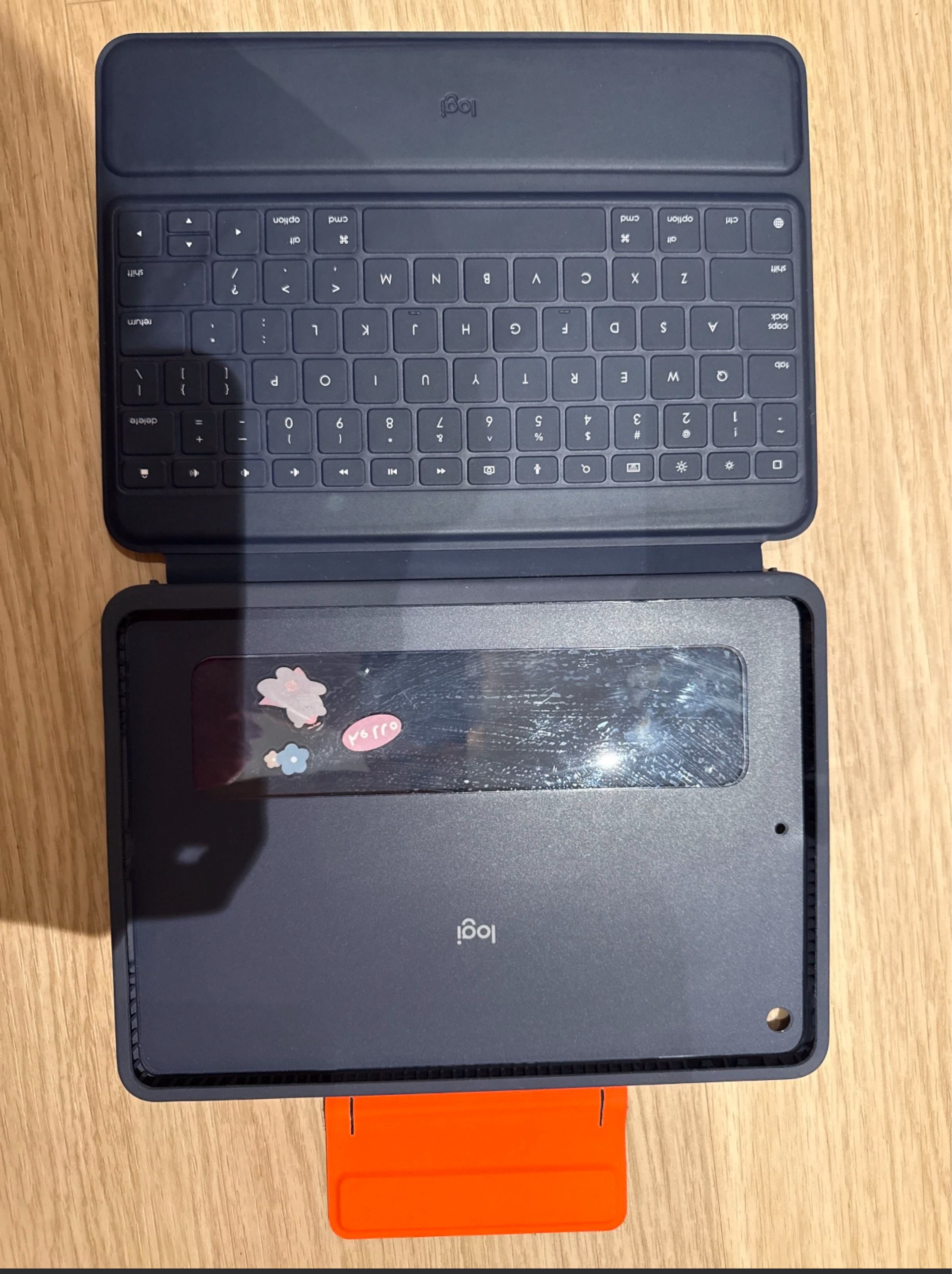 Logitech iPad Keyboard Case, Mobile Phones & Gadgets, Mobile & Gadget ...