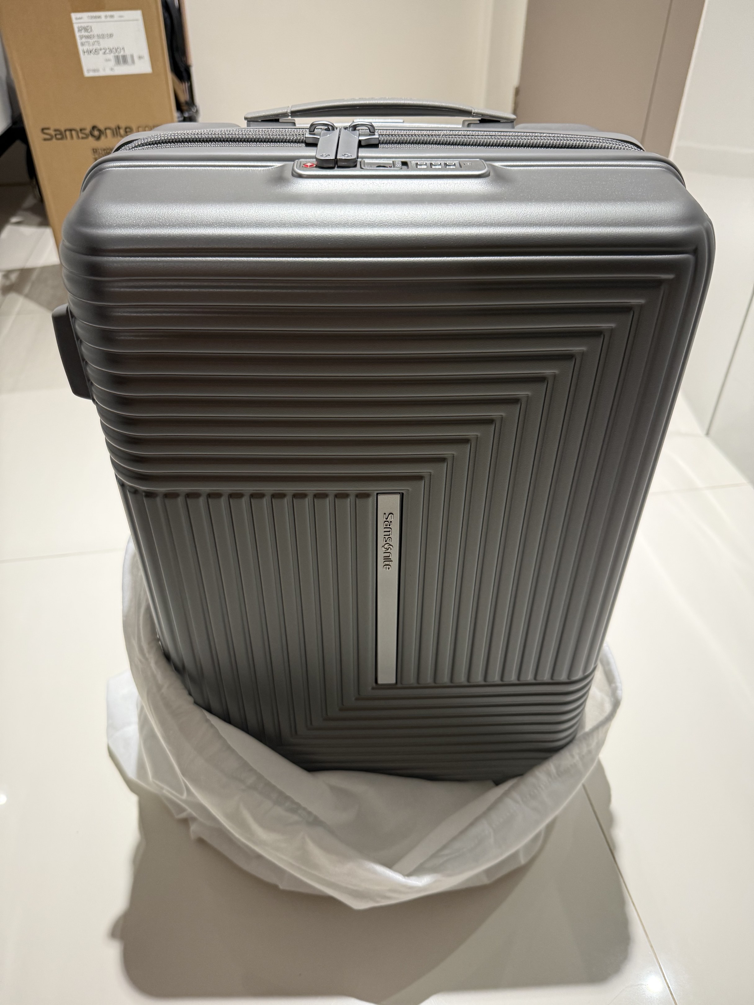 Samsonite Apinex Spinner 55/20 EXP - Matte Latte, Hobbies & Toys ...