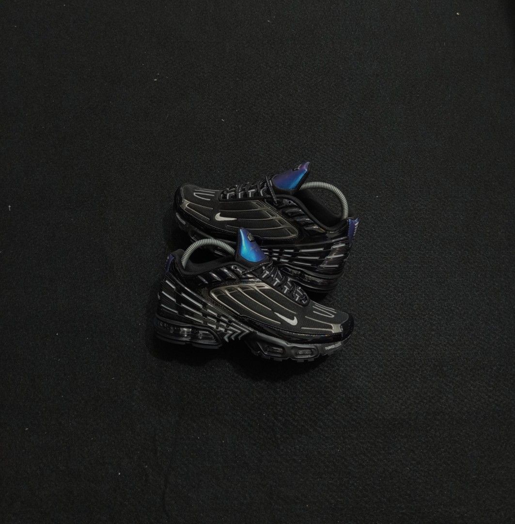 Nike airmax plus 3 iridescent, Fesyen Pria, Sepatu , Sneakers di Carousell