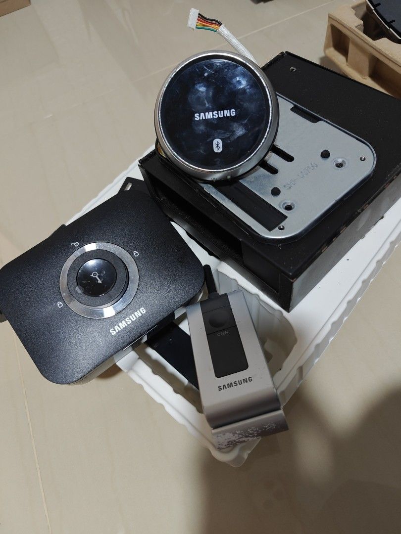 Samsung gate lock, Furniture & Home Living, Security & Locks, Locks ...