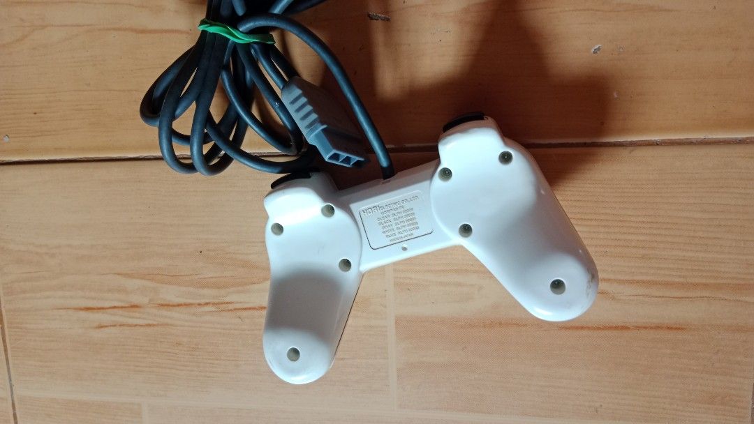 Hori Ps1 playstation 1 controller for sale, Video Gaming, Gaming ...