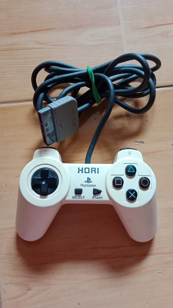 Hori Ps1 playstation 1 controller for sale, Video Gaming, Gaming ...