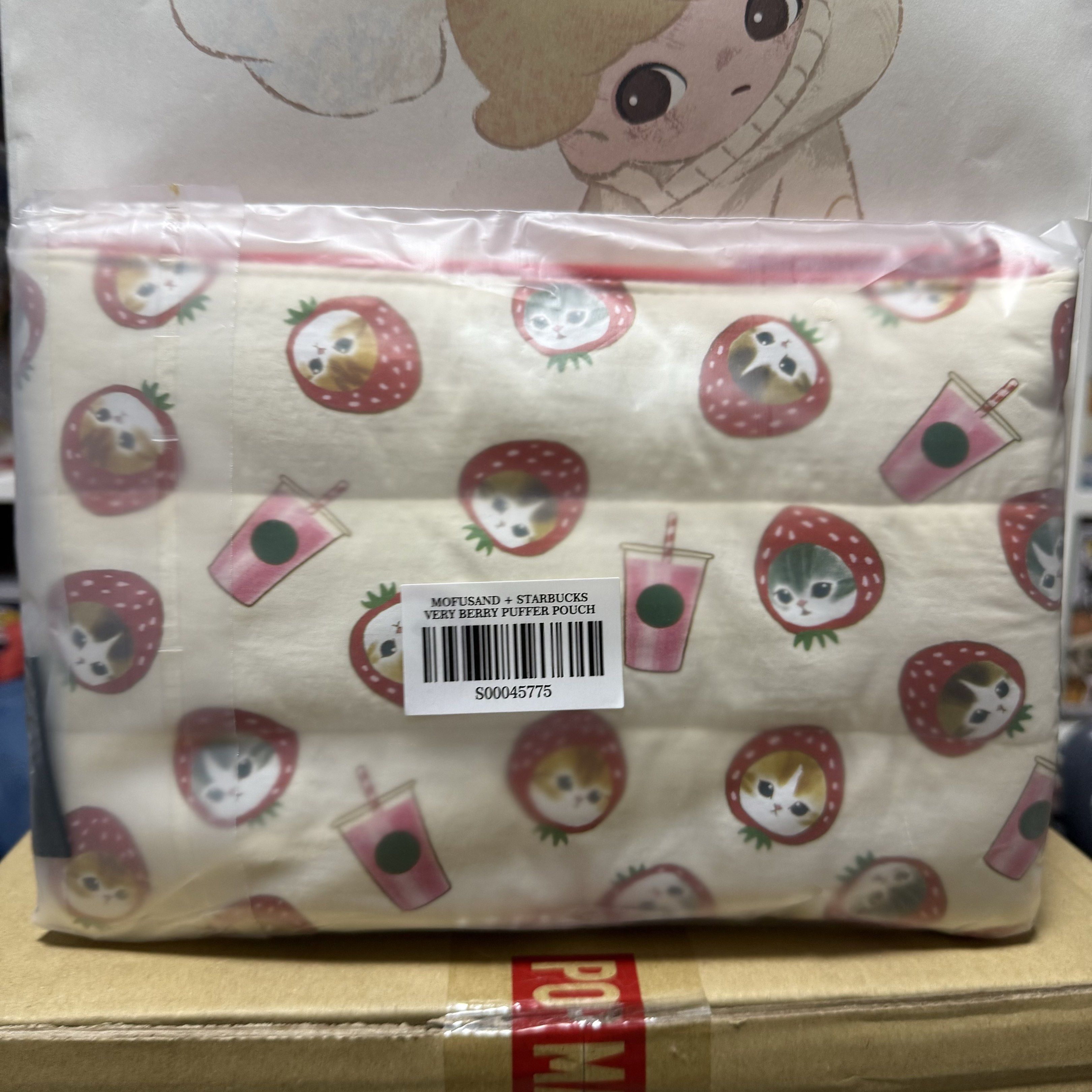 Mofusand x Starbucks Very Berry Puffer Pouch, Women's Fashion, Bags ...