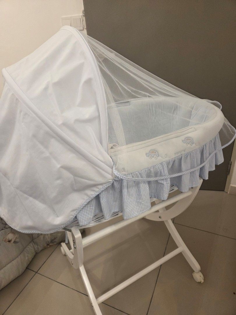 Flybyfly Baby Bassinet with Stand, Babies & Kids, Baby Nursery & Kids ...