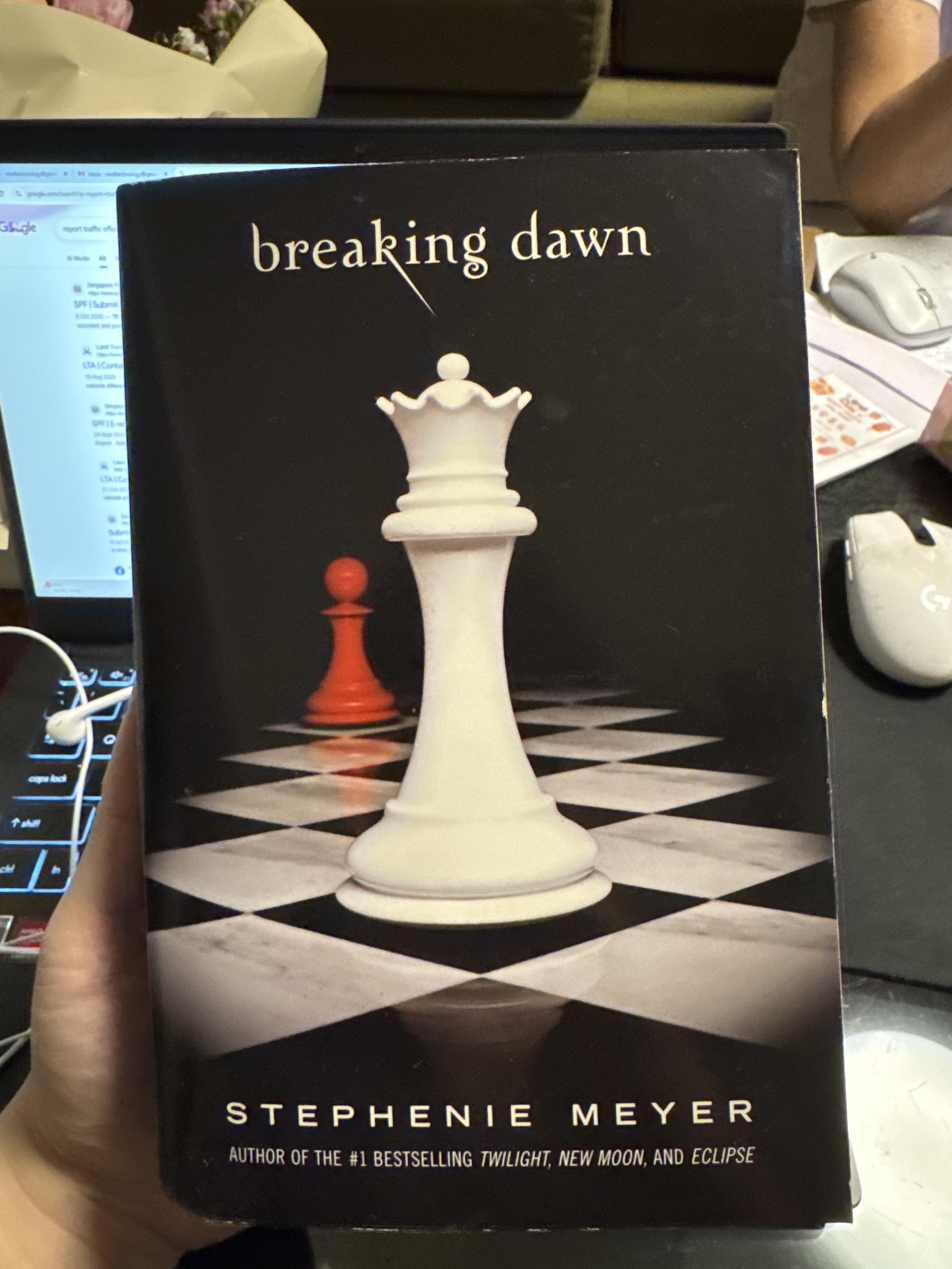 Breaking Dawn by Stephenie Meyer, Hobbies & Toys, Books & Magazines ...